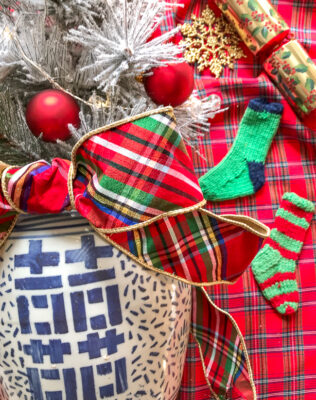Guide to Mixing Plaid Decor for the Holidays – Pender & Peony