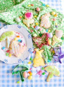 Pretty Spring Sugar Cookies with Pastel Icing - Pender & Peony - A ...