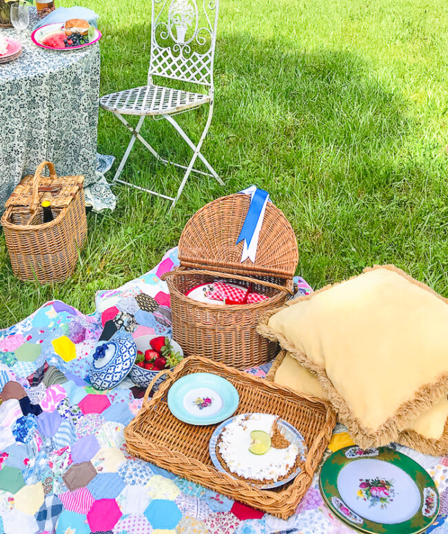 A Romantic Picnic on the Pond - Pender & Peony - A Southern Blog