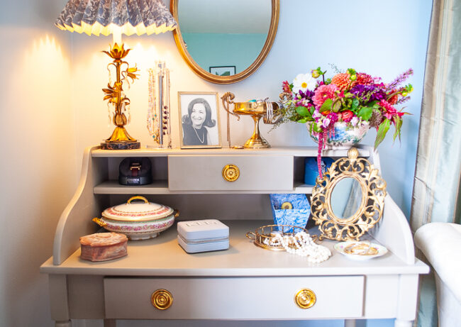 Vintage Vanity Style - Pender & Peony - A Southern Blog