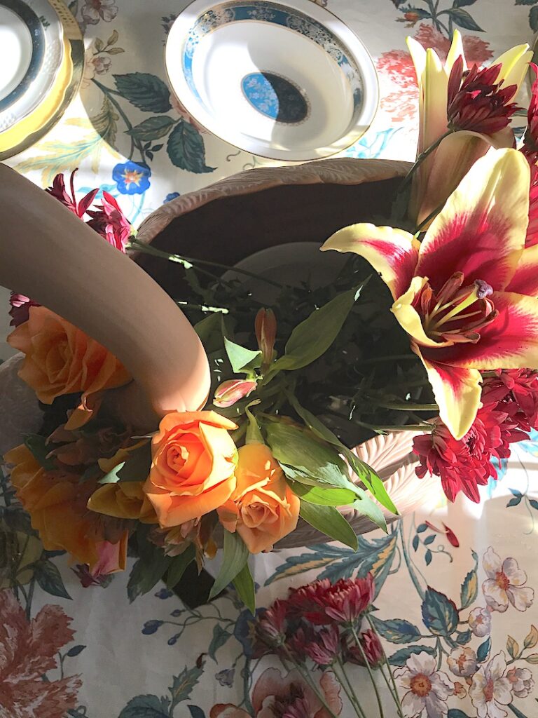 A Swan Centerpiece for Thanksgiving – Pender & Peony