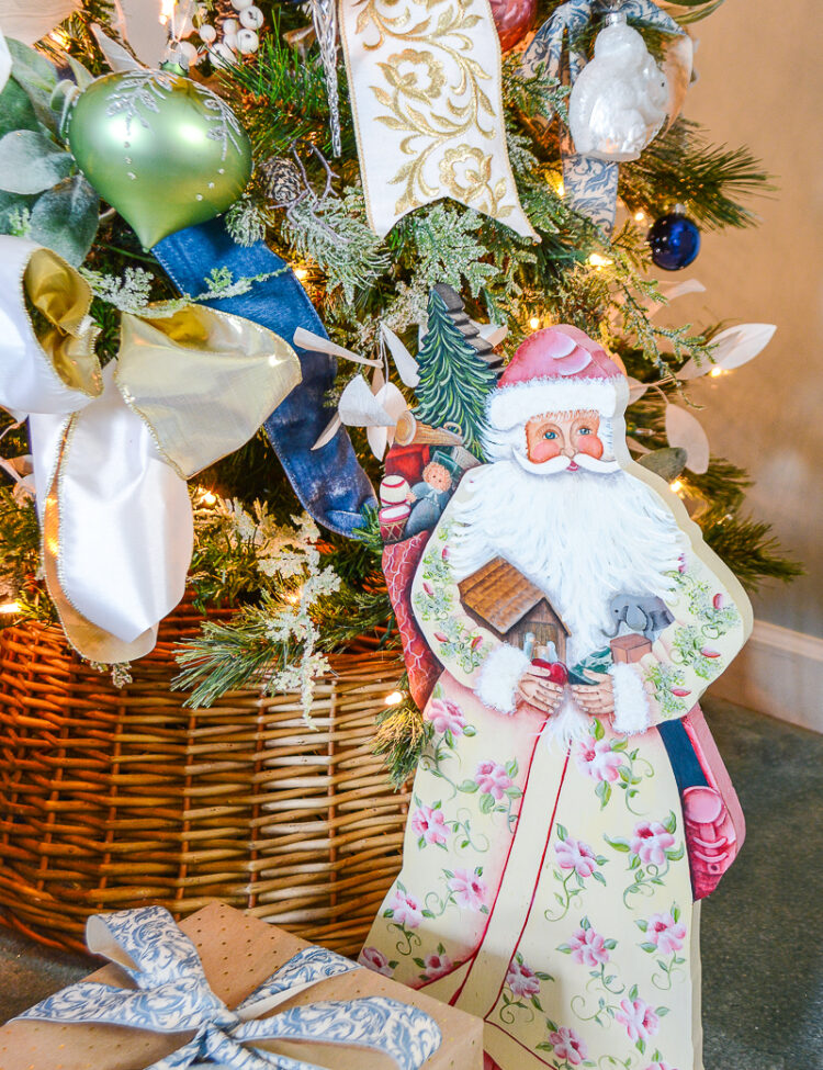 A Frosted Pastel Christmas in the Den – Pender & Peony
