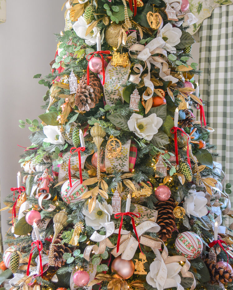 A Grandmillennial Meet Williamsburg Christmas Look - Pender & Peony - A ...